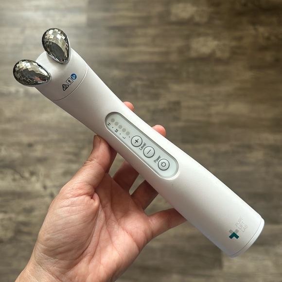 ProLift | Skincare | Purelift Pro Microcurrent Device | Poshmark
